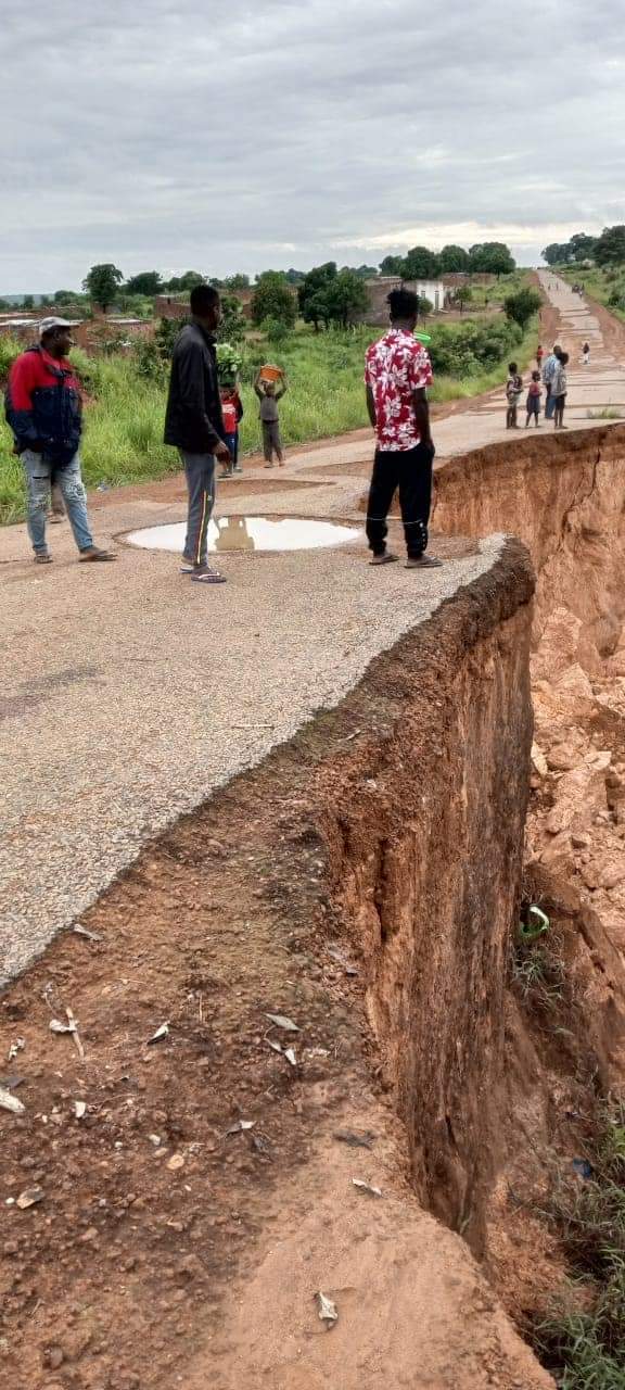 Estrada que liga municípios do Mussende e Andulo pode cortar circulação ...
