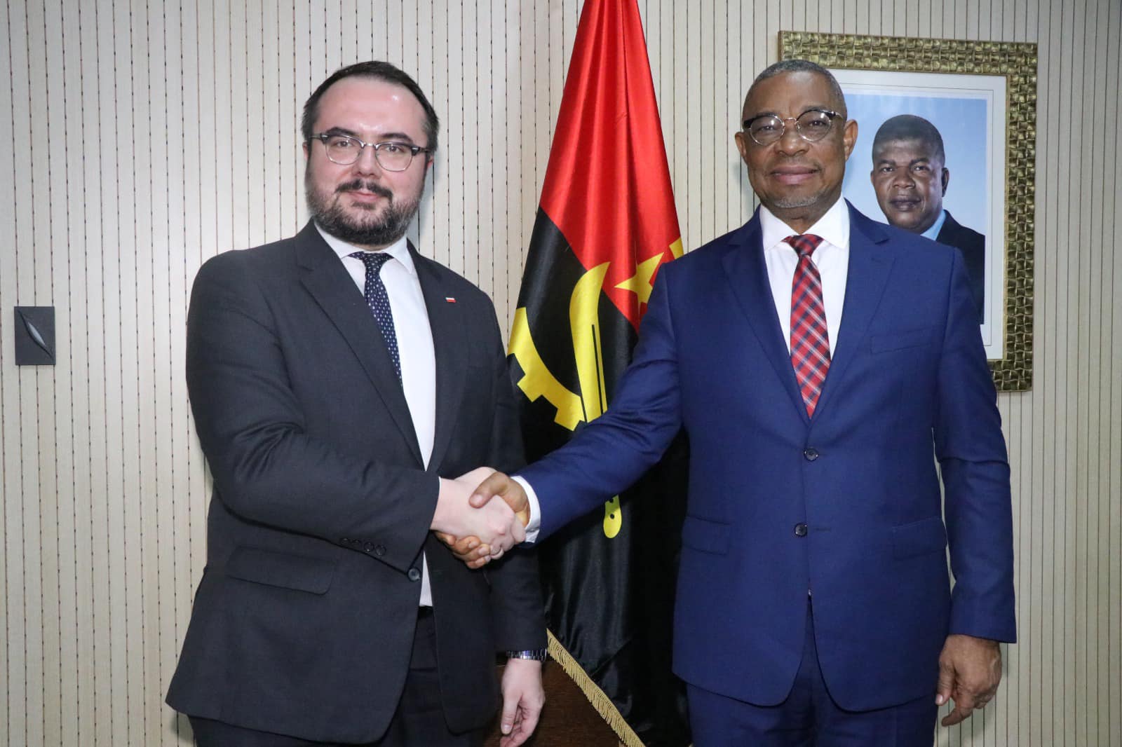 Angola e Polónia reforçam cooperação no domínio da Segurança e Ordem ...