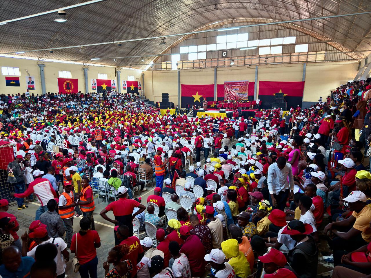 MPLA: Milhares de militantes e simpatizantes testemunham abertura da ...