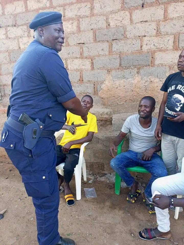 Lunda-Norte: Comandante da 1ª Esquadra da Polícia do Bala Bala em ...